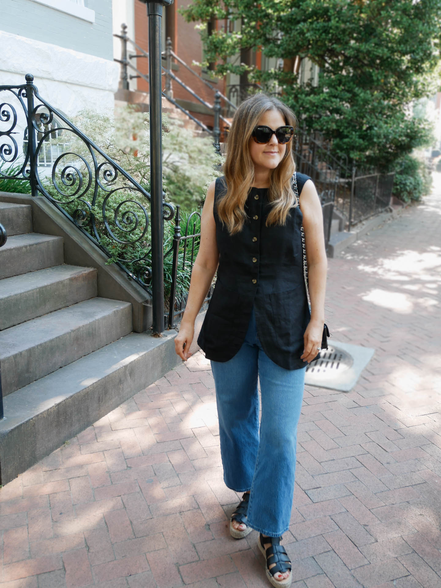 How To Style Linen Vest To Work, Brunch, Cookout, Church